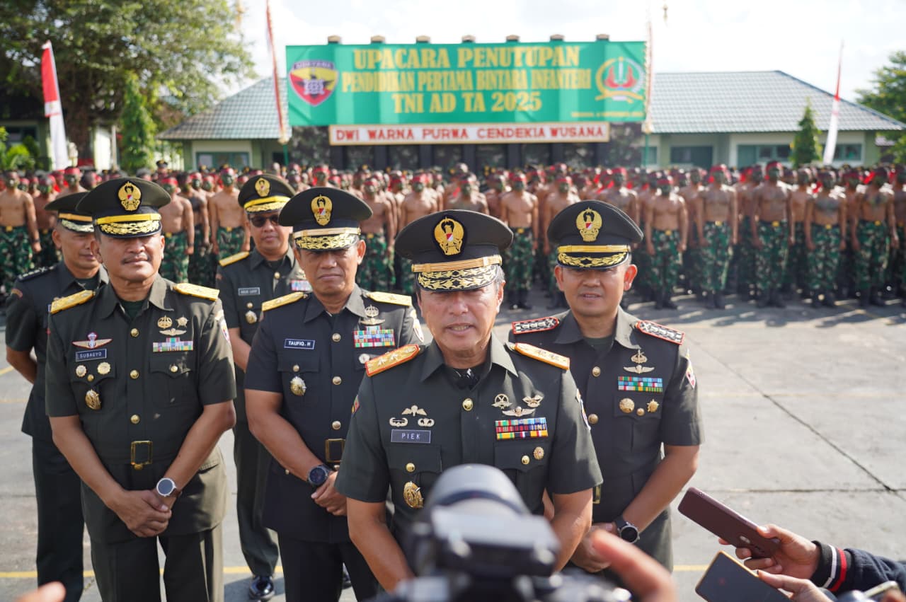 422 Bintara Infanteri Dilantik Siap Jadi Prajurit Profesional - JBM.CO.ID